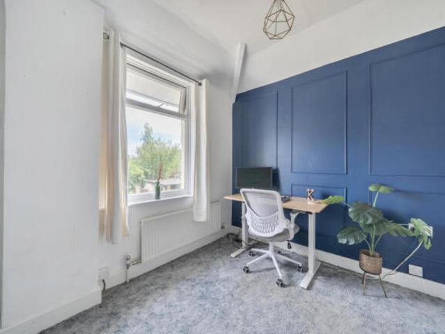 3 bedroom semi detached house for sale in Shrivenham Road, Swindon, SN1