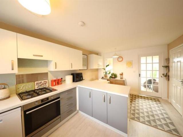 3 bedroom semi detached house for sale in Sir Leo Schultz Road, Hull, HU6
