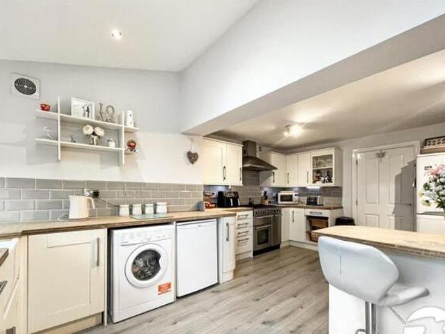 3 Bedroom Semi detached House For Sale In Sittingbourne, Kent