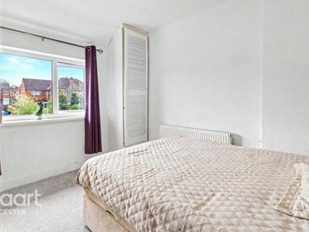 3 bedroom semi detached house for sale in Somerset Avenue, Leicester, LE4