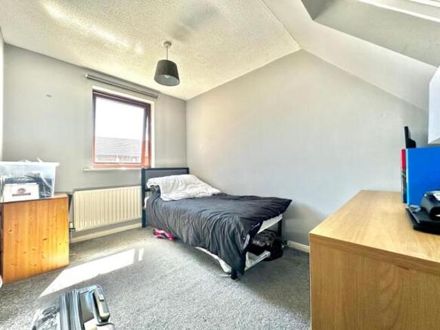 3 bedroom semi detached house for sale in Sokeman Close, Greenleys, MK12