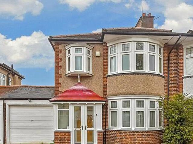 3 Bedroom Semi detached House For Sale In South Woodford