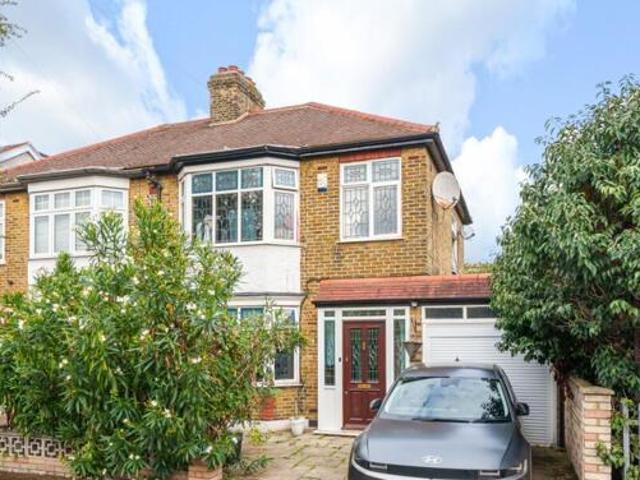 3 Bedroom Semi detached House For Sale In South Woodford, London