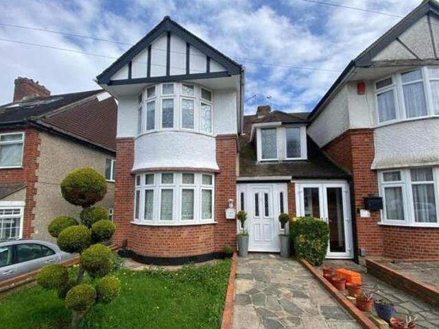 3 Bedroom Semi detached House For Sale In South Croydon, Surrey