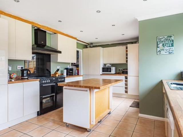 3 bedroom semi detached house for sale in South Reading, Berkshire, RG2