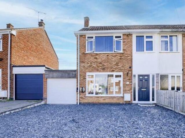 3 Bedroom Semi detached House For Sale In Southam Cv47