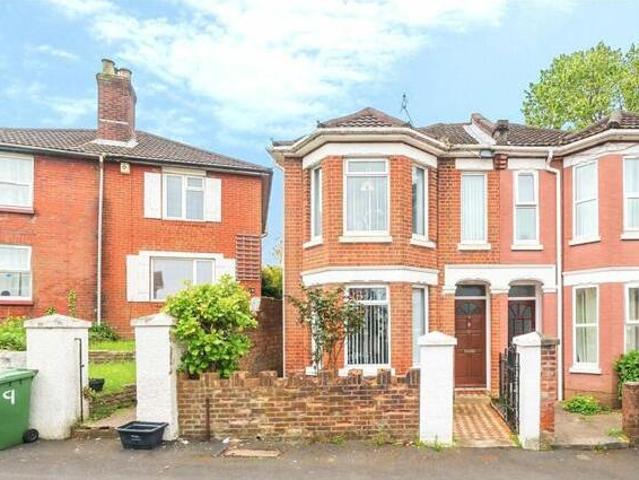 3 Bedroom Semi detached House For Sale In Southampton, Hampshire