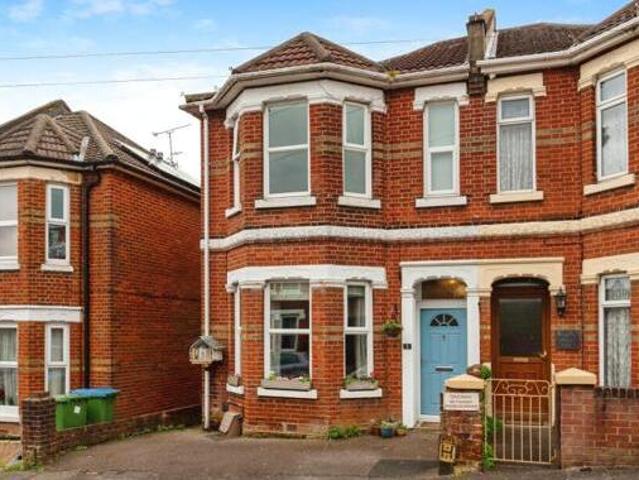 3 Bedroom Semi detached House For Sale In Southampton, Hampshire