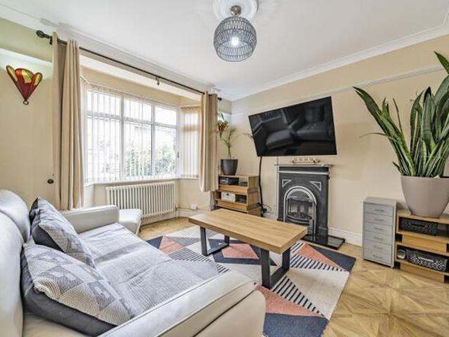 3 bedroom semi detached house for sale in Southcroft, SL2