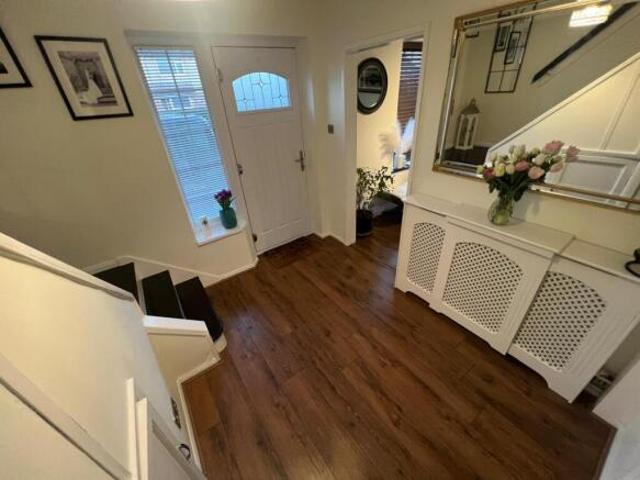 3 bedroom semi detached house for sale in Southdrift Way, Luton, LU1