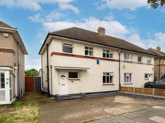 3 Bedroom Semi detached House For Sale In Southend on sea