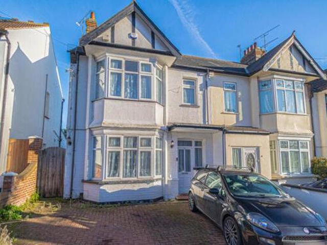 3 Bedroom Semi detached House For Sale In Southend on sea