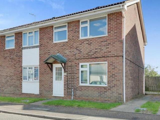 3 Bedroom Semi detached House For Sale In Southend on sea