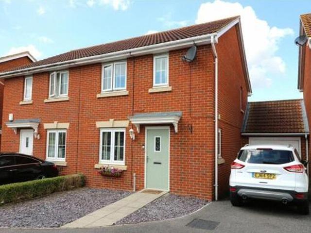 3 Bedroom Semi detached House For Sale In Southend On Sea, Essex