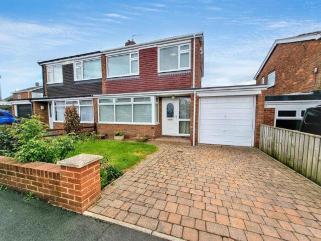 3 bedroom semi detached house for sale in Southway, South West Denton, NE15