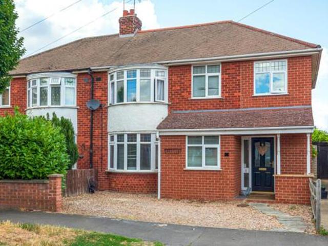 3 Bedroom Semi detached House For Sale In Sleaford, Lincolnshire