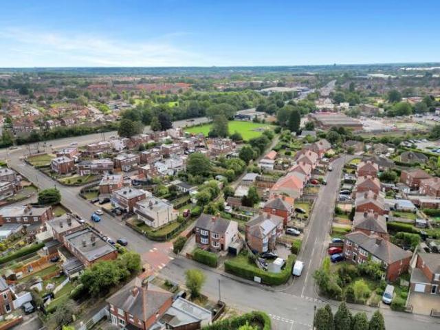 3 bedroom semi detached house for sale in Sledmere Road, Scawsby, Doncaster, DN5