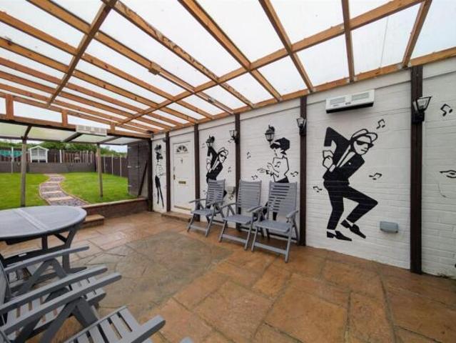 3 bedroom semi detached house for sale in Slimbridge Road, Tuffley, Gloucester, GL4