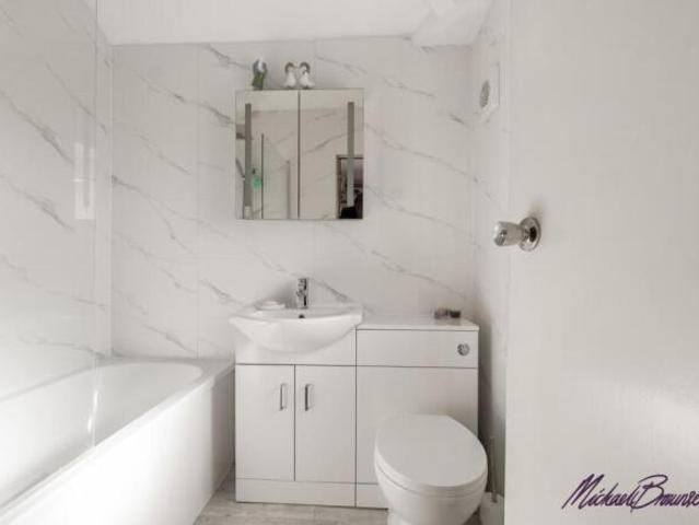 3 bedroom semi detached house for sale in Smith Avenue, Bradford, BD6 1HH, BD6