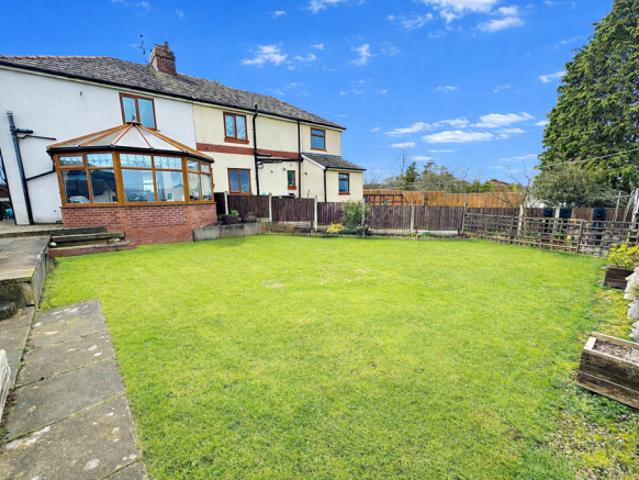 3 bedroom semi detached house for sale in Snydale Close, Westhoughton, BL5 3EP, BL5