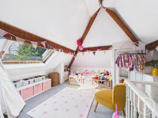 3 bedroom semi detached house for sale in Spen Lane, Leeds, LS16