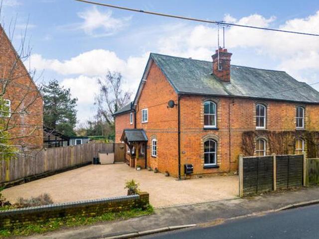 3 Bedroom Semi detached House For Sale In Spencers Wood, Reading