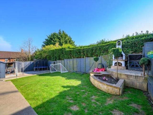 3 bedroom semi detached house for sale in Springbank Road, Leeds, LS27