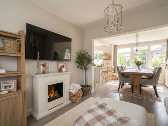 3 bedroom semi detached house for sale in Springfield Crescent, Solihull, B92
