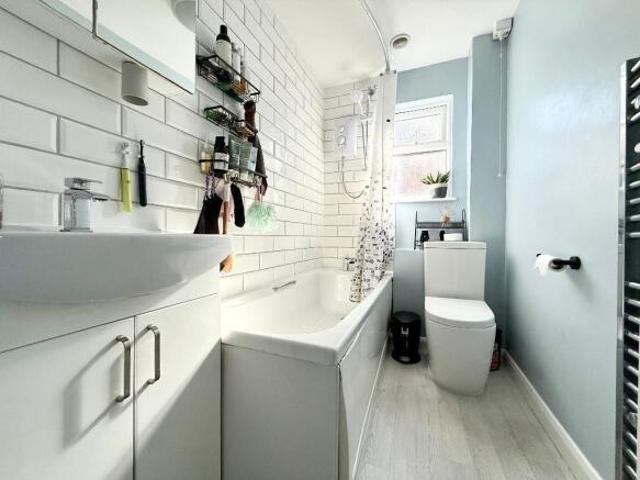3 bedroom semi detached house for sale in Springfield Road, Warden Hills, Luton, Bedfordshire, LU3 2HF, LU3