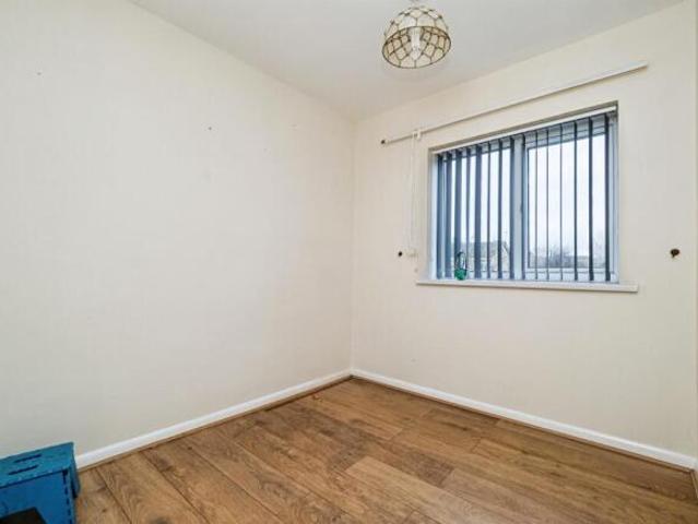 3 bedroom semi detached house for sale in Swainby Close, Hull, HU8