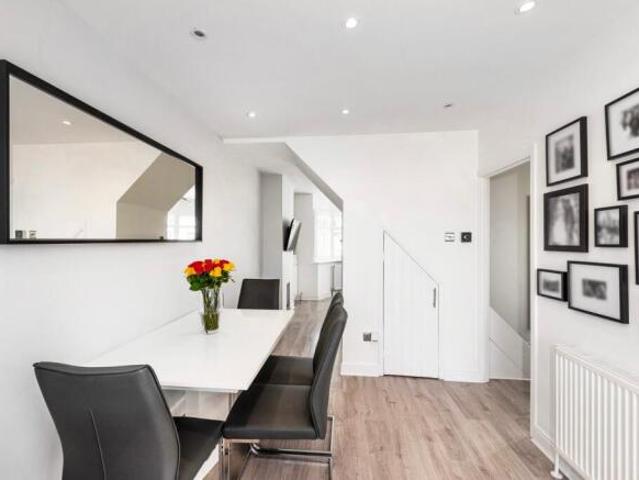 3 bedroom semi detached house for sale in Swanley Road, Welling, DA16
