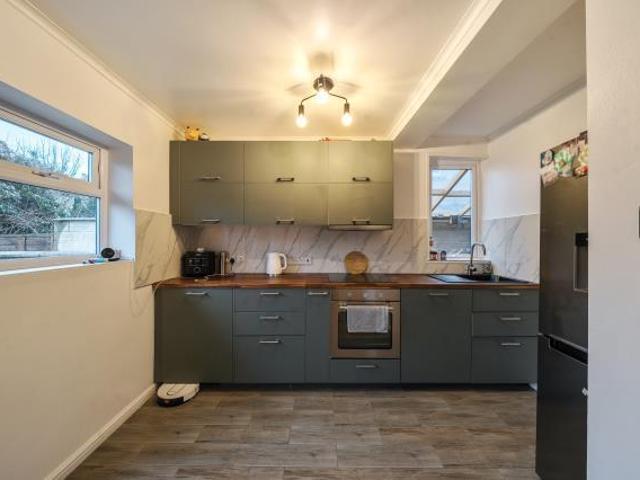 3 bedroom semi detached house for sale in Swinbourne Road, Littlemore, Oxford, OX4