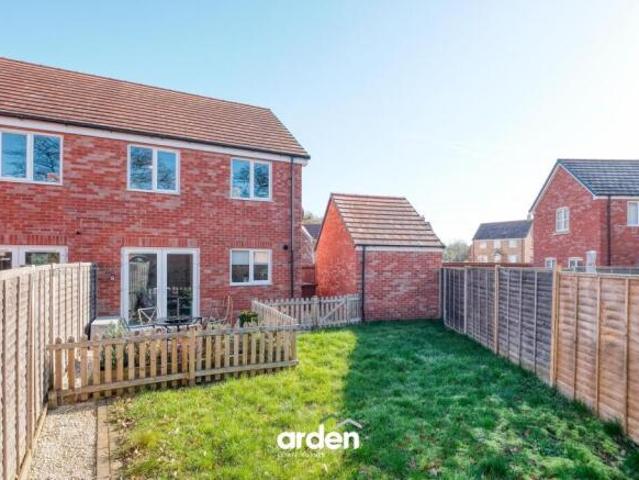 3 bedroom semi detached house for sale in Swinesherd Lane, Whittington, WR5