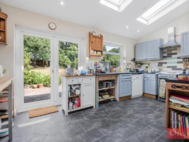 3 bedroom semi detached house for sale in St Annes Road, London Colney, AL2