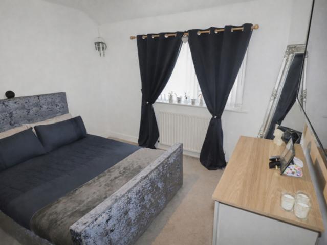 3 bedroom semi detached house for sale in St. Johns Crescent, Bradford, BD8
