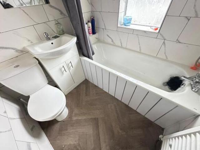 3 bedroom semi detached house for sale in St. Margarets Avenue, Luton, LU3