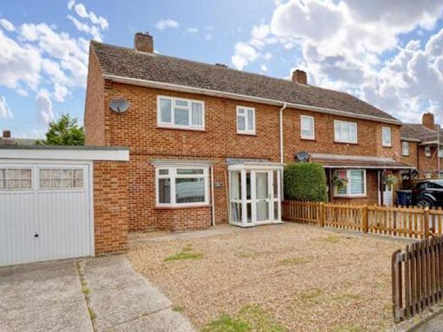 3 Bedroom Semi detached House For Sale In St. Neots, Cambridgeshire