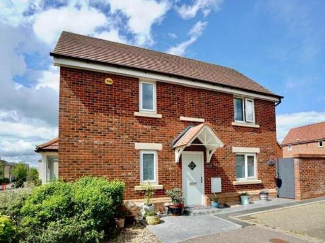3 Bedroom Semi detached House For Sale In St. Neots, Cambridgeshire