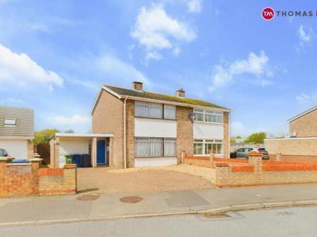 3 Bedroom Semi detached House For Sale In St. Neots, Cambridgeshire