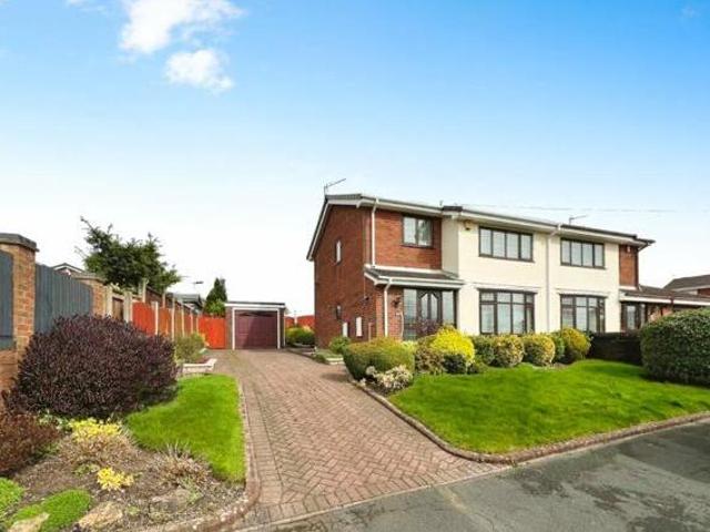 3 Bedroom Semi detached House For Sale In Stoke on trent, Staffordshire