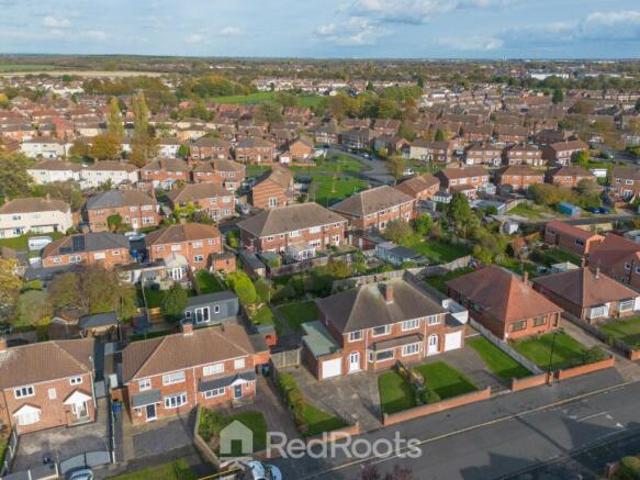 3 bedroom semi detached house for sale in Stone Hill Rise, Scawthorpe, Doncaster, DN5