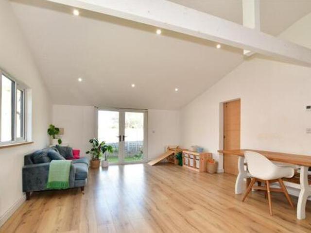 3 Bedroom Semi detached House For Sale In Storrington