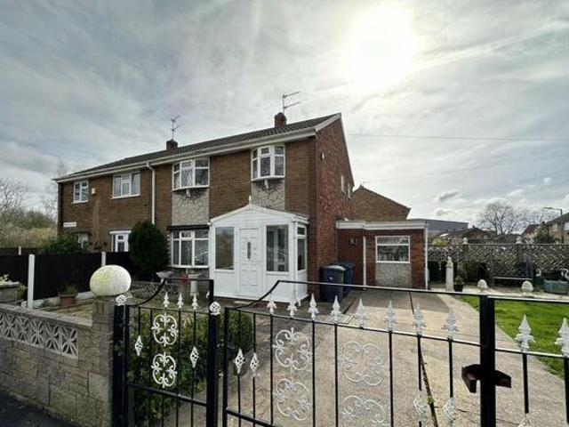 3 Bedroom Semi detached House For Sale In Stainforth