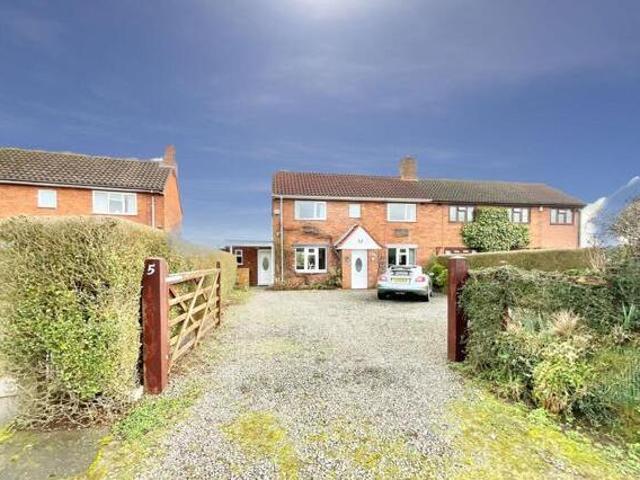 3 Bedroom Semi detached House For Sale In Standon