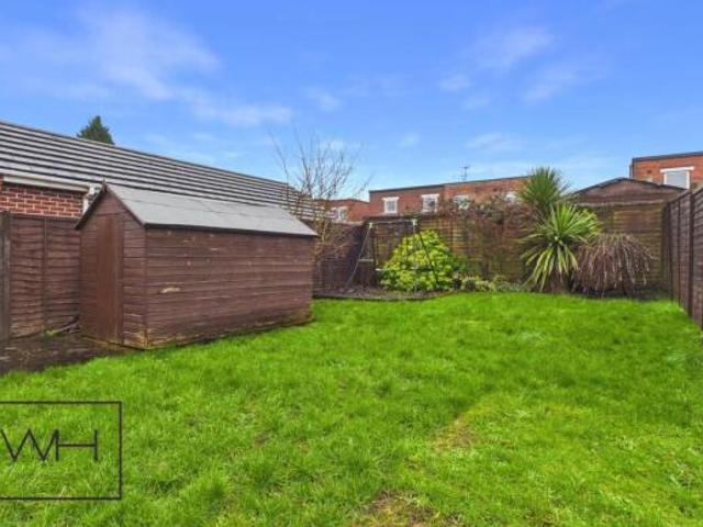 3 bedroom semi detached house for sale in Stanley Road, Doncaster, DN5