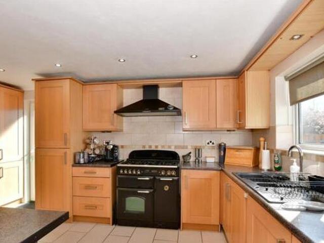 3 Bedroom Semi detached House For Sale In Staplehurst