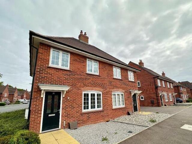 3 Bedroom Semi detached House For Sale In Stewartby, Bedfordshire