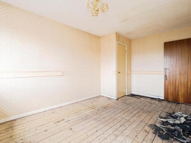 3 bedroom semi detached house for sale in Stephen Avenue, Rainham, RM13