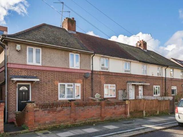 3 Bedroom Semi detached House For Sale In Stratford