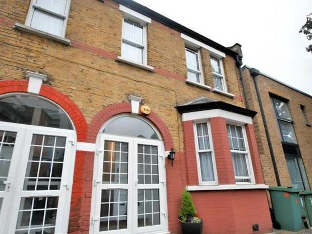 3 Bedroom Semi detached House For Sale In Stratford